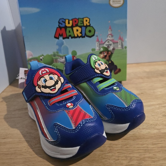 Nintendo | Shoes | Nintendo Kids Mario Luigi Lightup Sneakers S ...